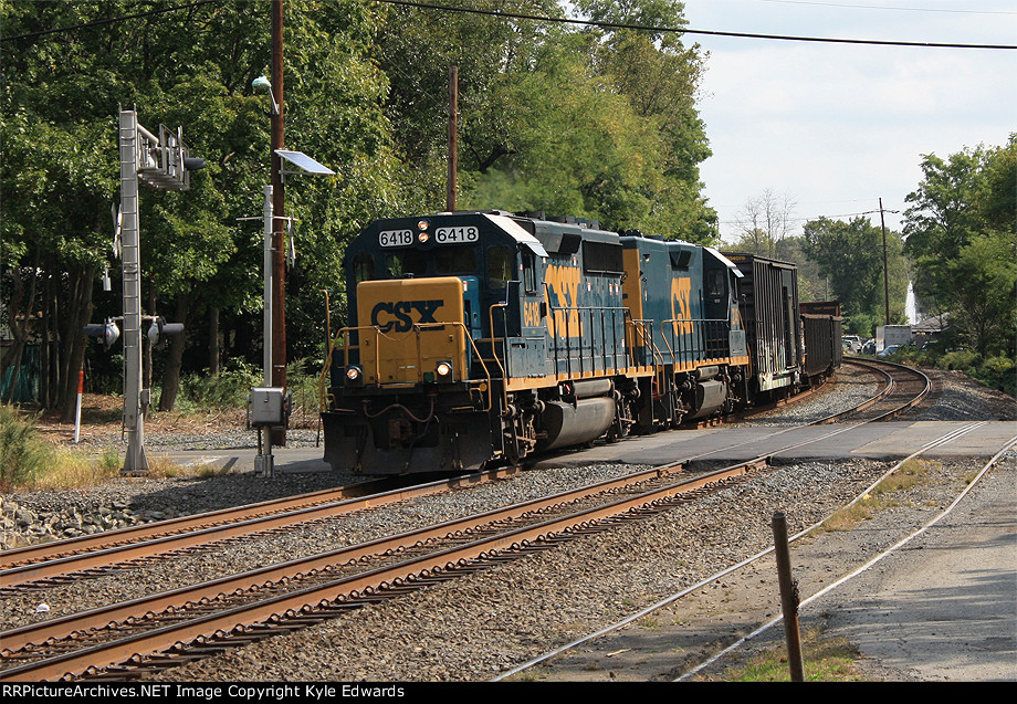 CSX GP40-2 #6418 on W030